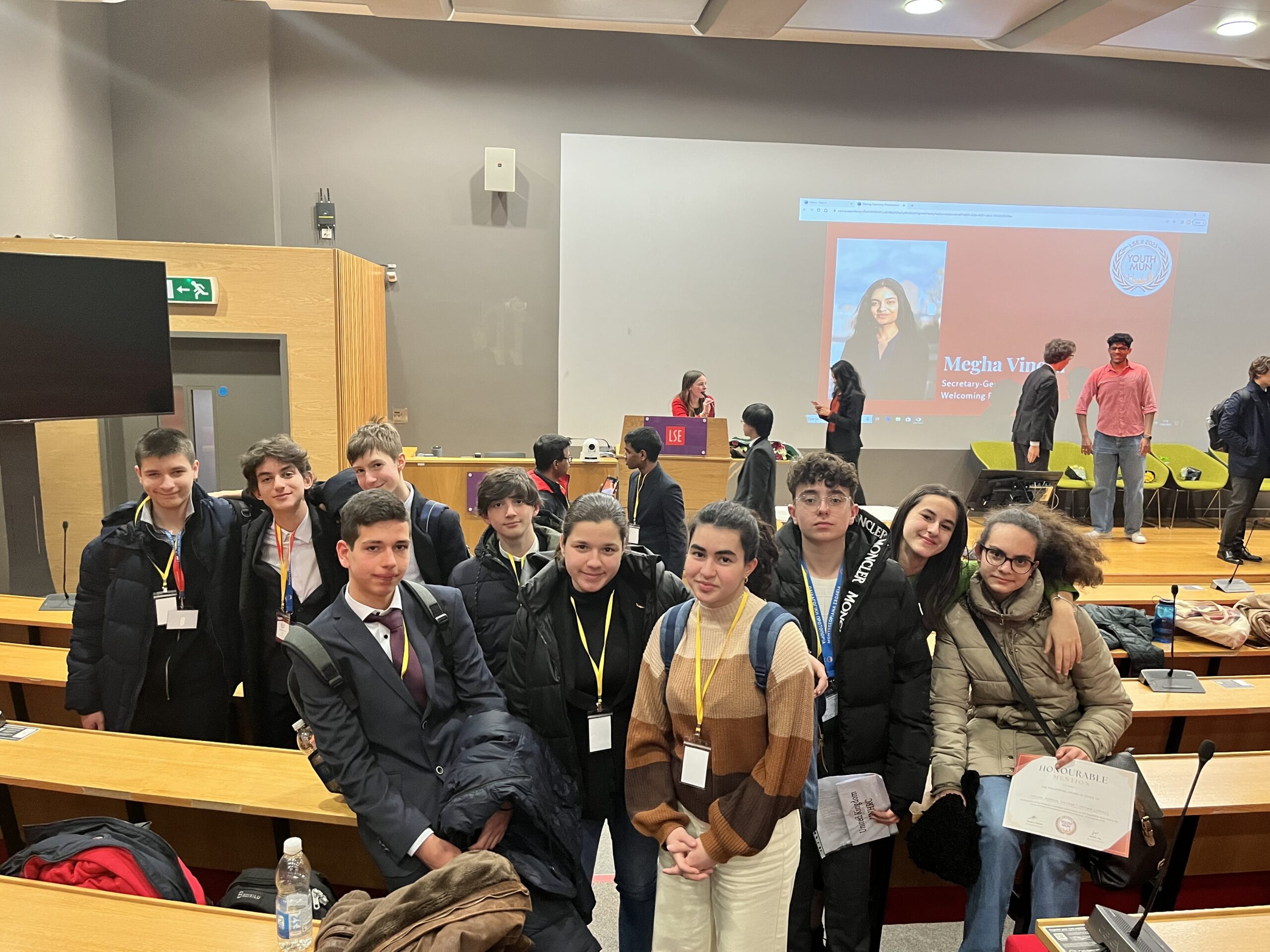 ΤΟ ΓΥΜΝΑΣΙΟ ΜΑΣ ΣΤΟ LONDON SCHOOL OF ECONOMICS - ΜΟΝΤΕΣΣΟΡΙΑΝΑ ΣΧΟΛΕΙΑ