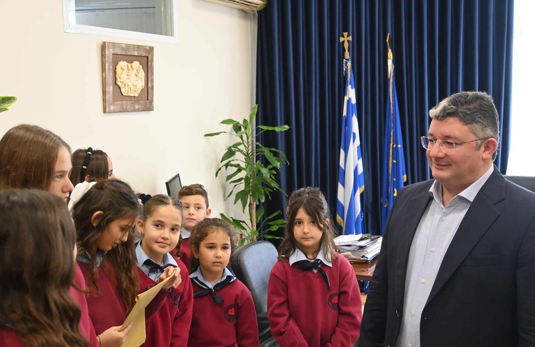 BAZAAR 2023: ΠΑΡΑΔΟΣΗ ΔΩΡΟΕΠΙΤΑΓΩΝ ΣΤΟΝ ΔΗΜΟ ΑΧΑΡΝΩΝ - ΜΟΝΤΕΣΣΟΡΙΑΝΑ ...