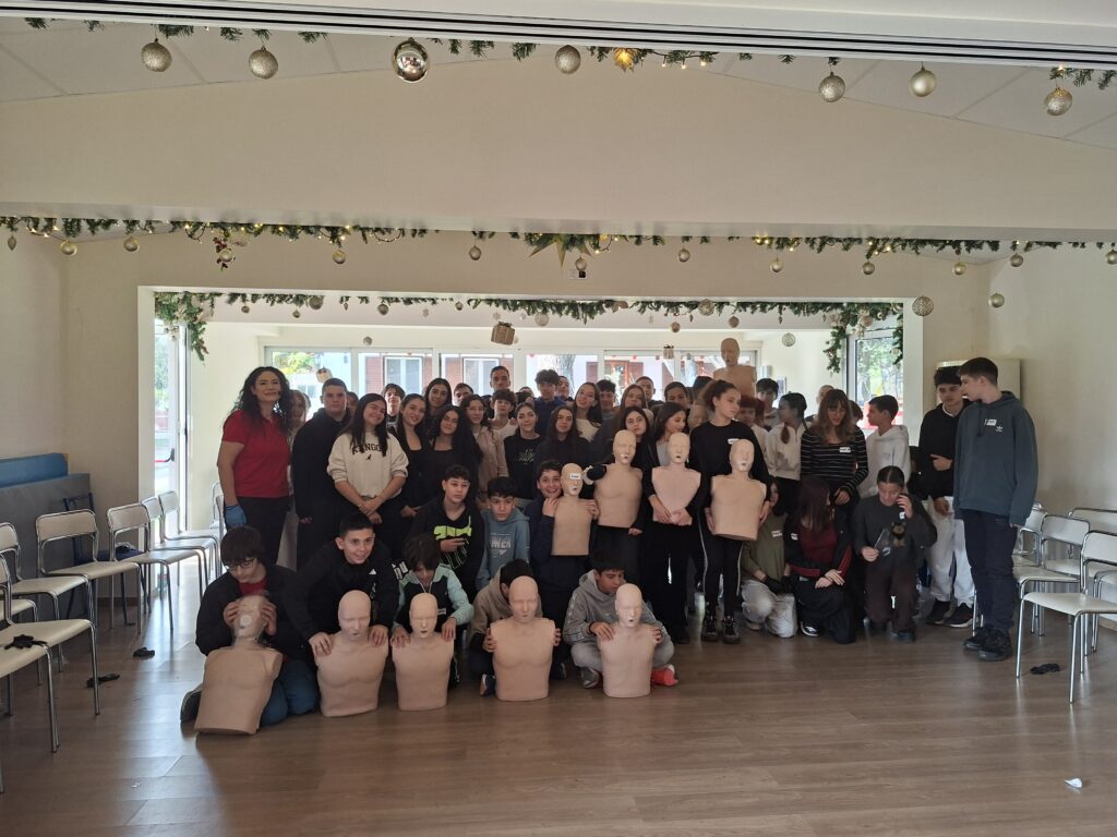 ΕΚΠΑΙΔΕΥΣΗ ΠΡΩΤΩΝ ΒΟΗΘΕΙΩΝ ΣΤΟ ΣΧΟΛΕΙΟ ΜΑΣ - ΜΟΝΤΕΣΣΟΡΙΑΝΑ ΣΧΟΛΕΙΑ